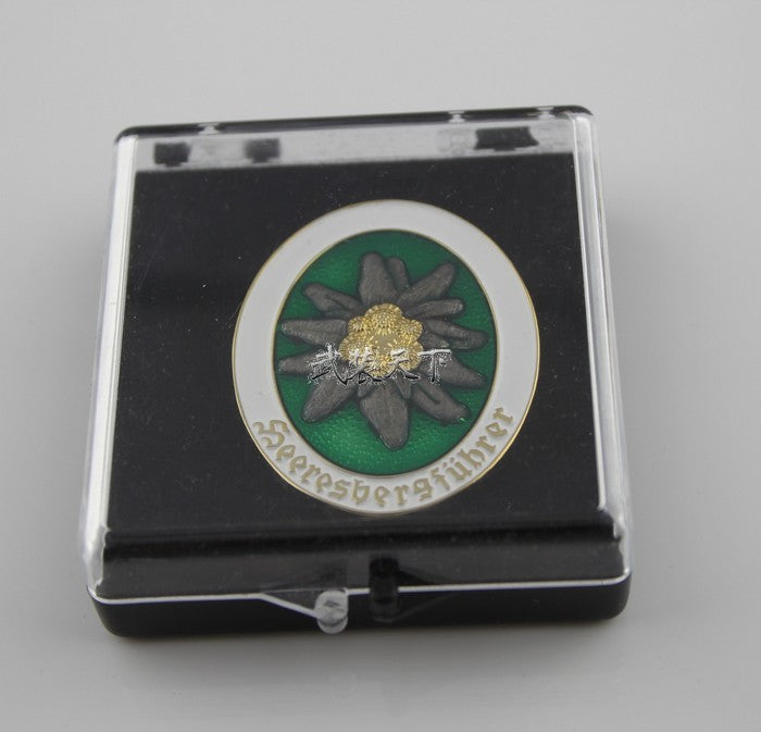 WWII German Mountain Division Edelweiss Badge Cosplay Movie Props Repl ...